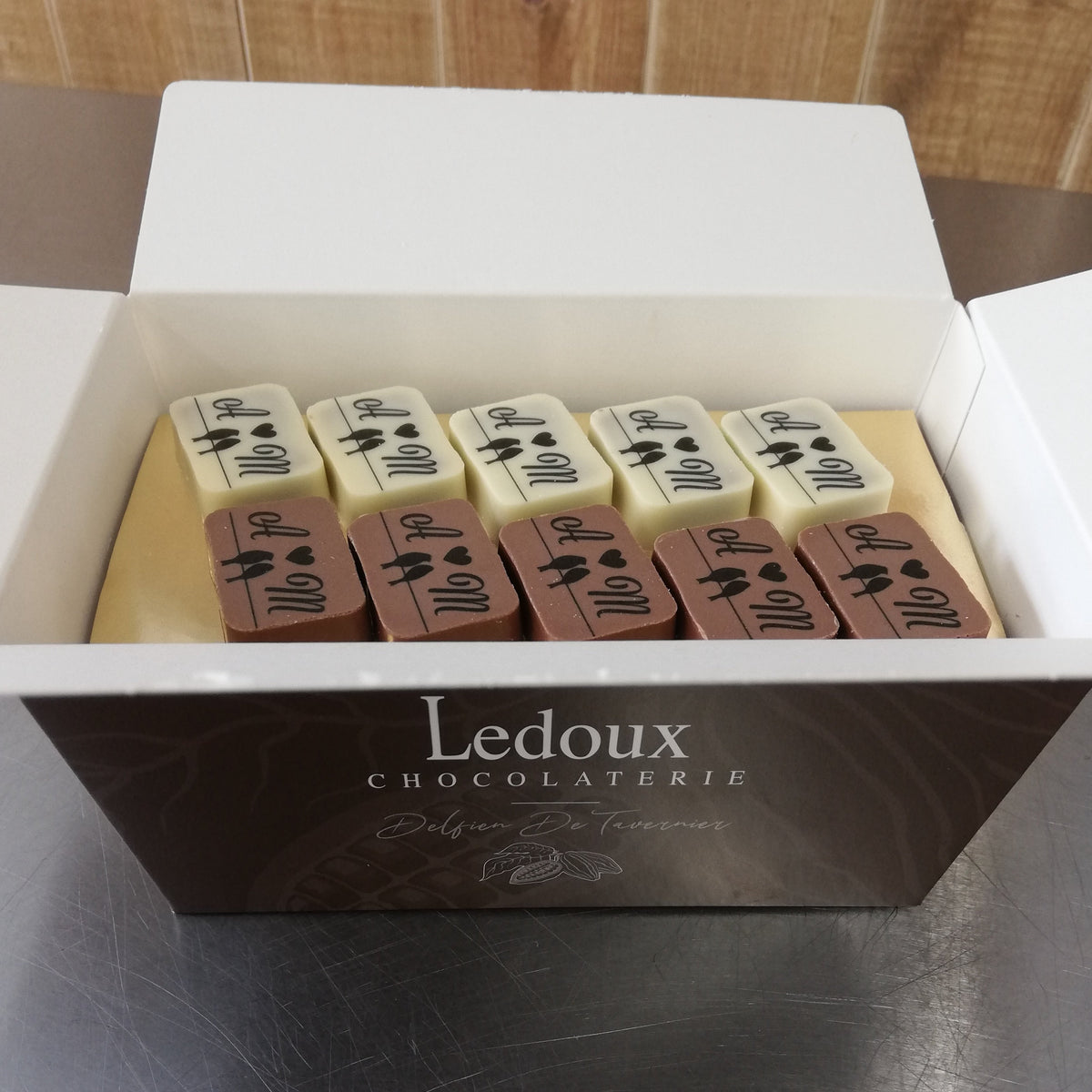 Personalized pralines printed with logo or photo – Chocolaterie Ledoux